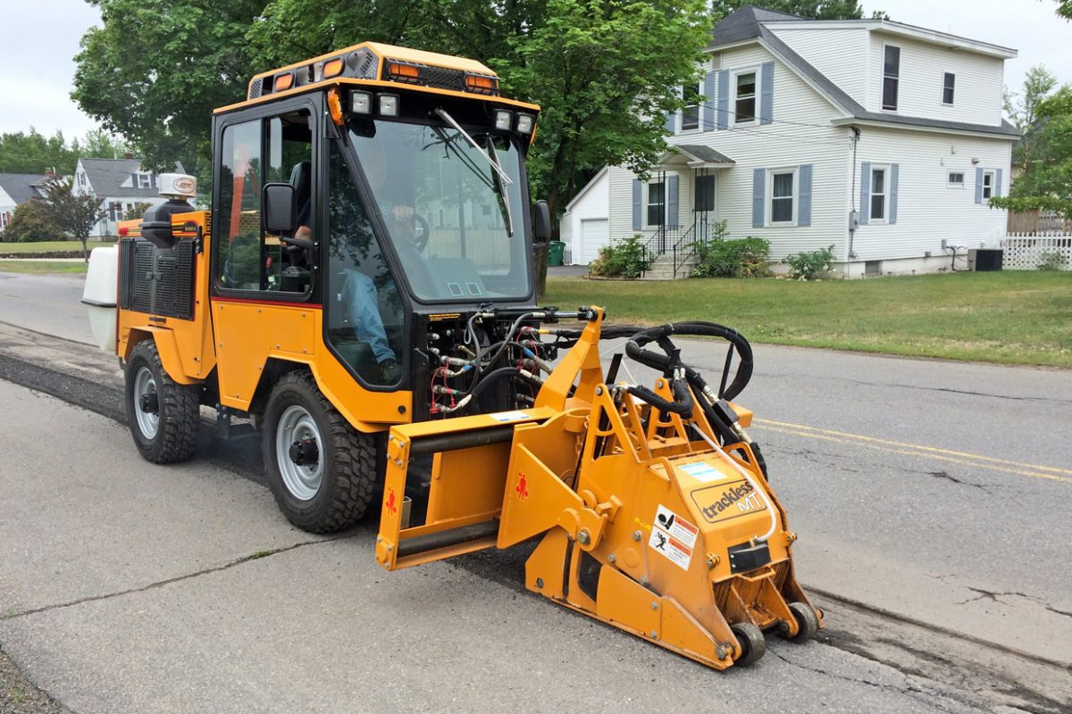 Sidewalk Maintenance with the Cold Planer - Trackless Vehicles